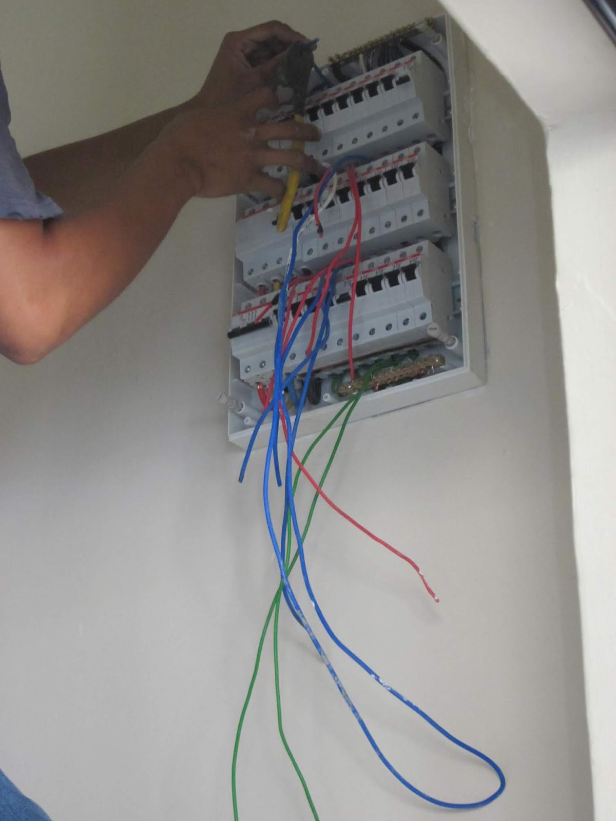 HARGA PERKHIDMATAN WIRING ELEKTRIK, PEMASANGAN LAMPU DAN KIPAS 2019