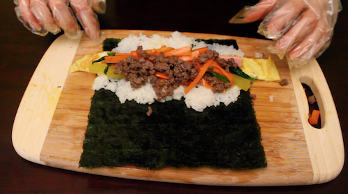 Easy Korean Food: How to Make Korean Traditional Kimbap (김밥)