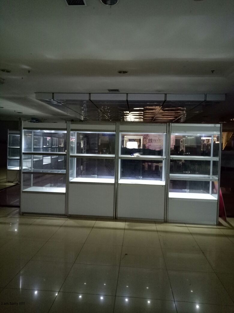 PARTISI PAMERAN SOLO 085100463227: SEWA RAK SHOWCASE R8 JAKARTA ...