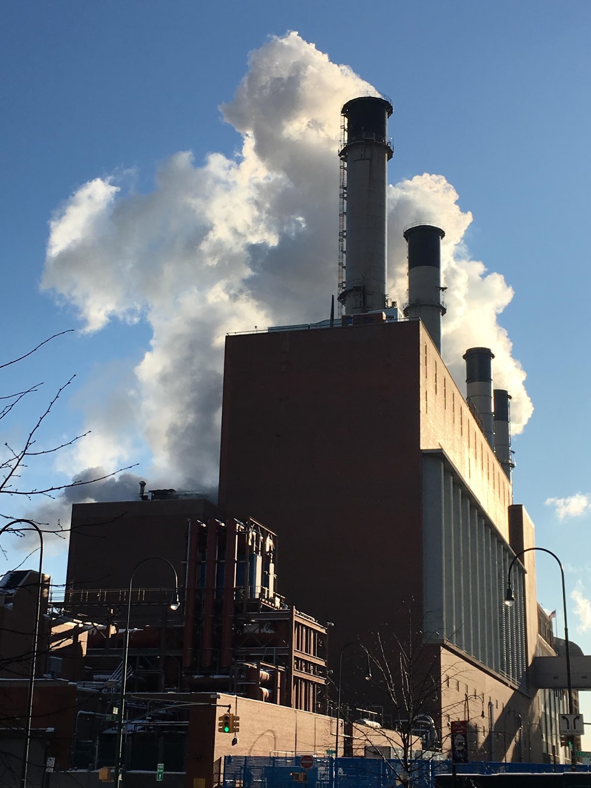 EV Grieve: Today in photos of the Con Ed power plant