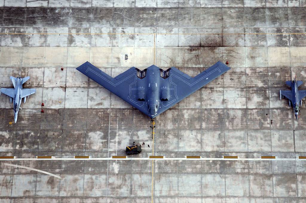 USAF commemorates 30-year anniversary of B-2 test flight - Blog Before ...