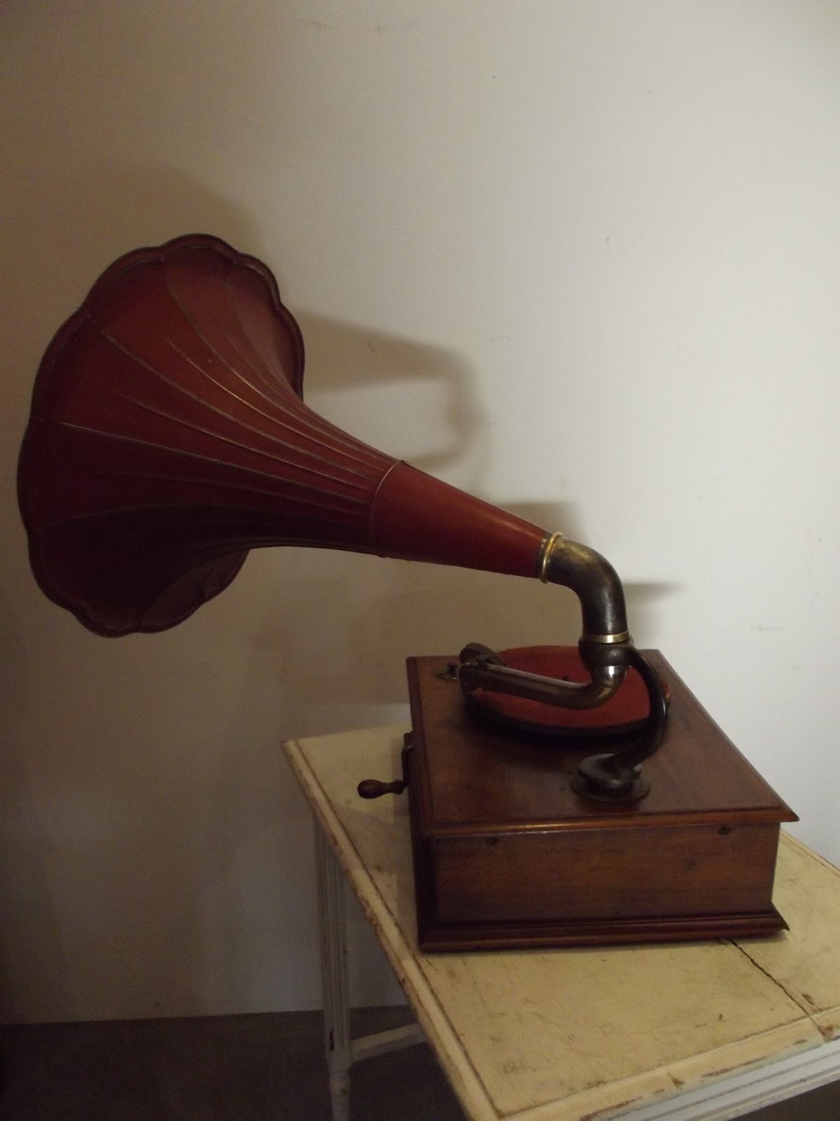 gramophone grand pavillon rouge Odéon Reproducteur et disques aiguille ...