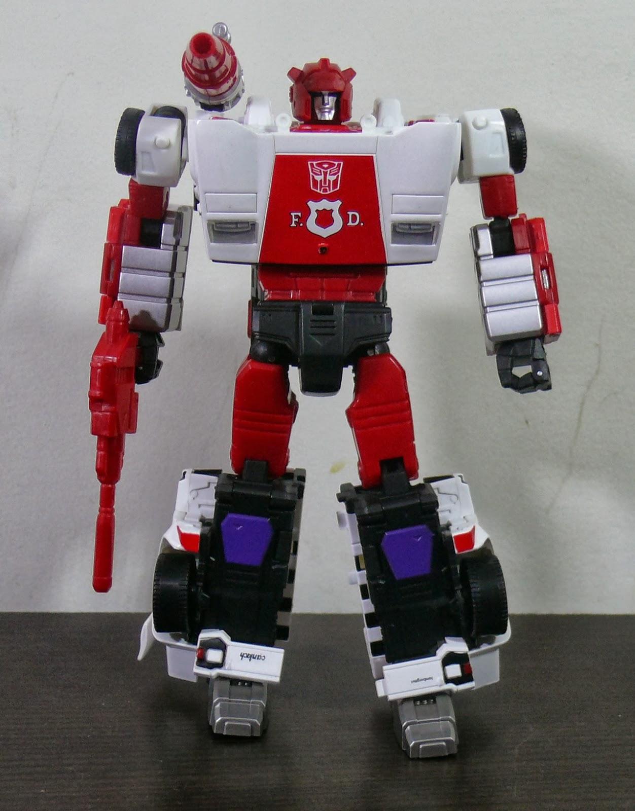 Blog Transformers.com: 1024: Red Alert Masterpiece KO