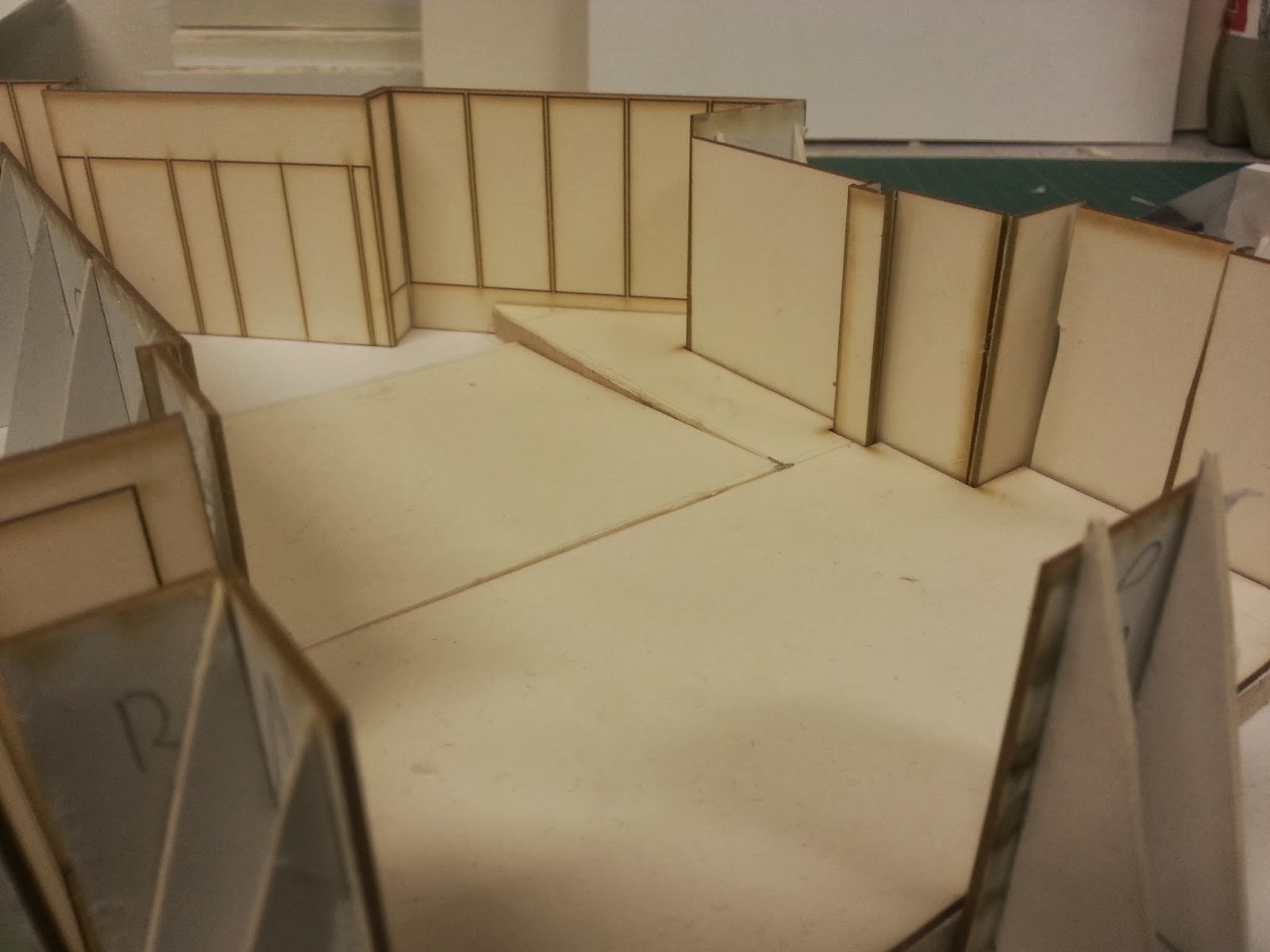 BFG Productions: Introductory White Card Model Making