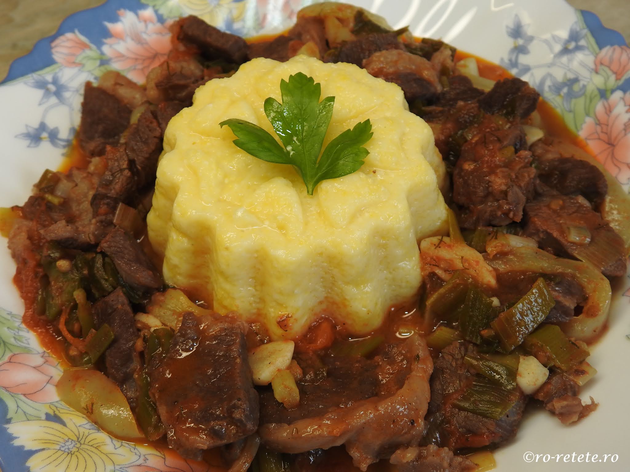 Pastrama de oaie la ceaun reteta | Retetetraditionaleromanesti.ro