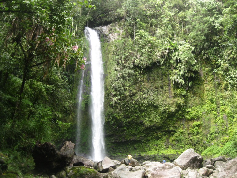 To Travel is to Live...: Chillin' and Trippin' in Sicao Falls, Tamayong