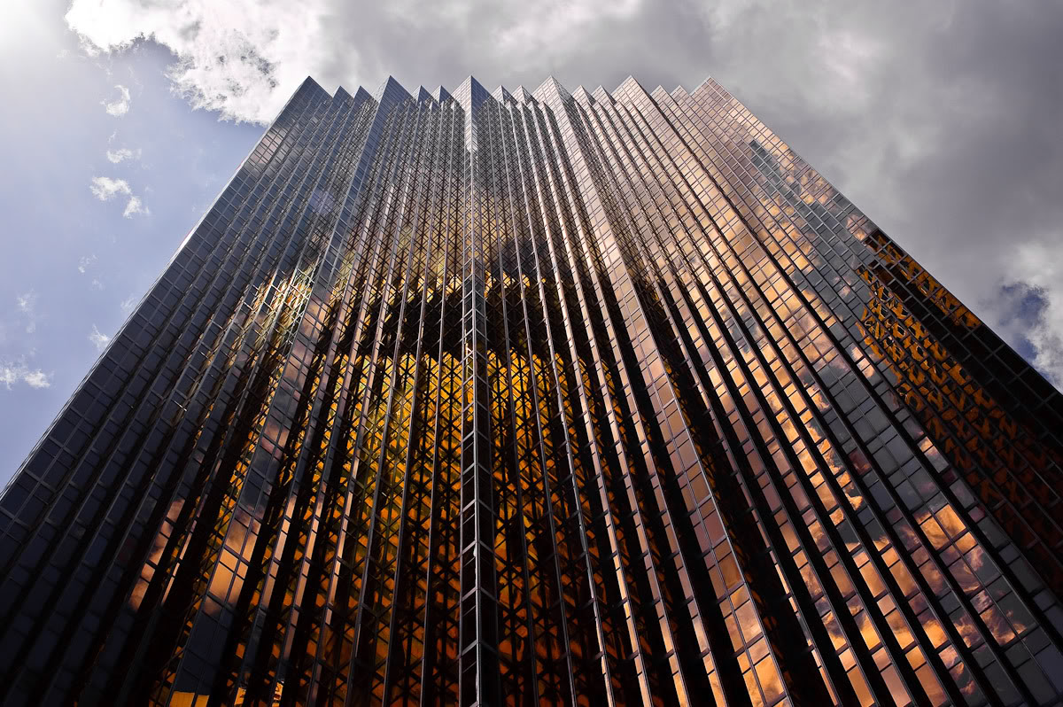 The Project of Rodolfo: The Mystery of the Golden Building