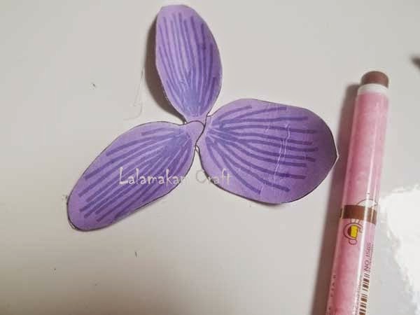 Creativity Tutorial: Membuat Bunga Anggrek dari Kertas