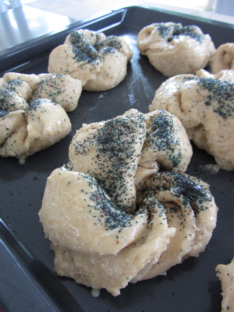 Living with ankan: FEELING CREATIVE WHILE BAKING BUNS