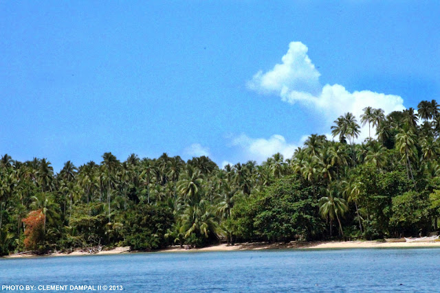 CAGWAIT WHITE BEACH, SURIGAO DEL SUR- FAR FROM THE IRRITATING CROWDS ...