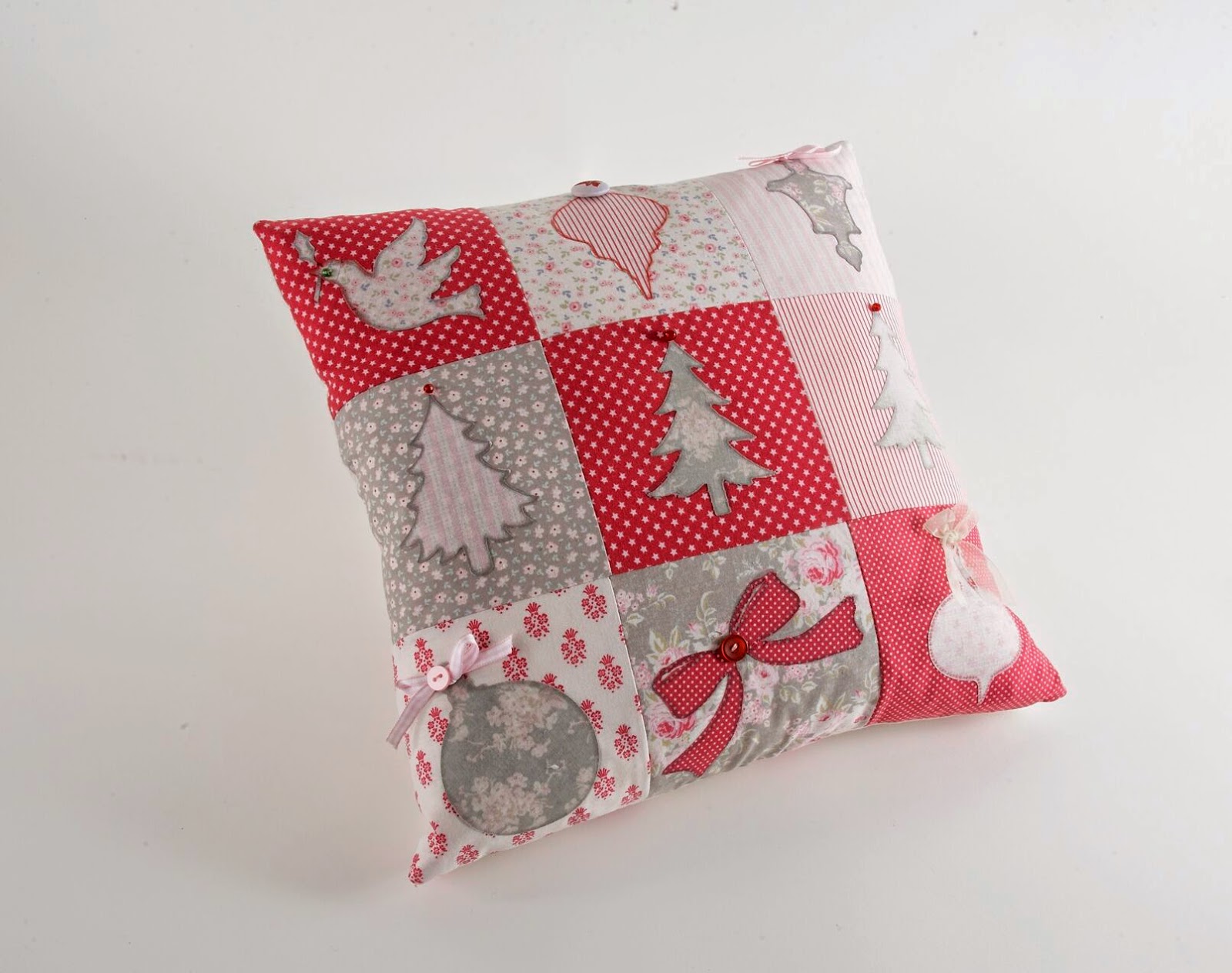 Sew What? by Debbie Shore: Patchwork cushion cover project