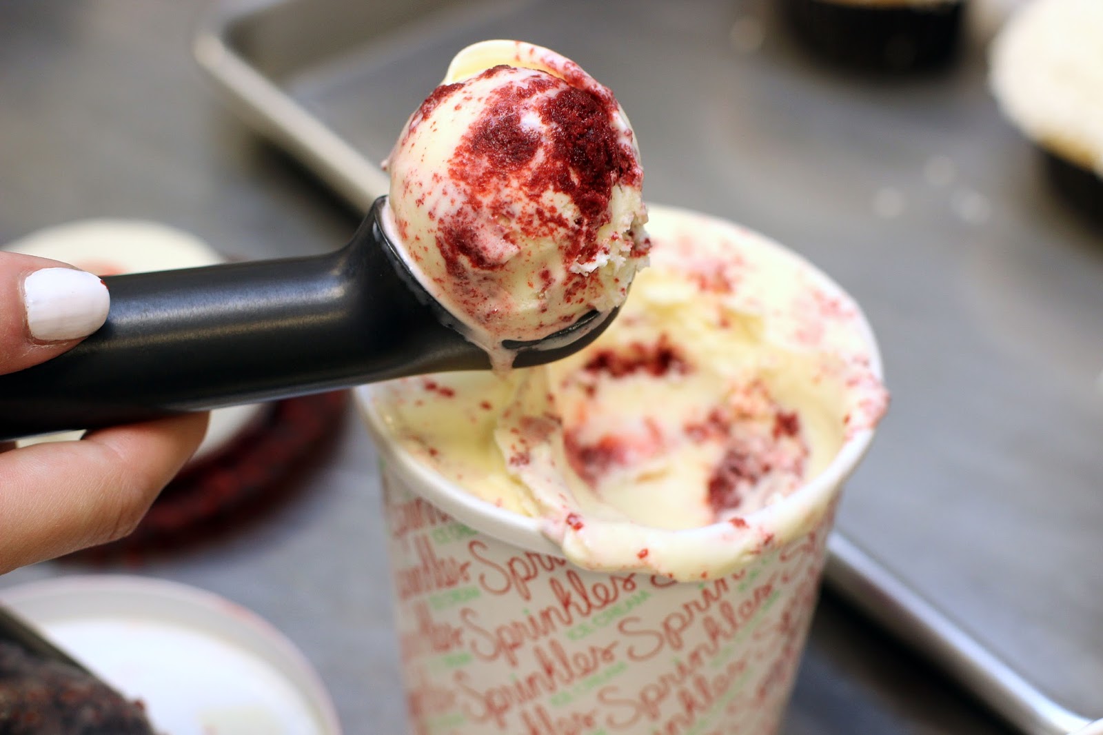 Chicago Eats: Red Velvet Sprinkles Sundaes | chicago foodie girl