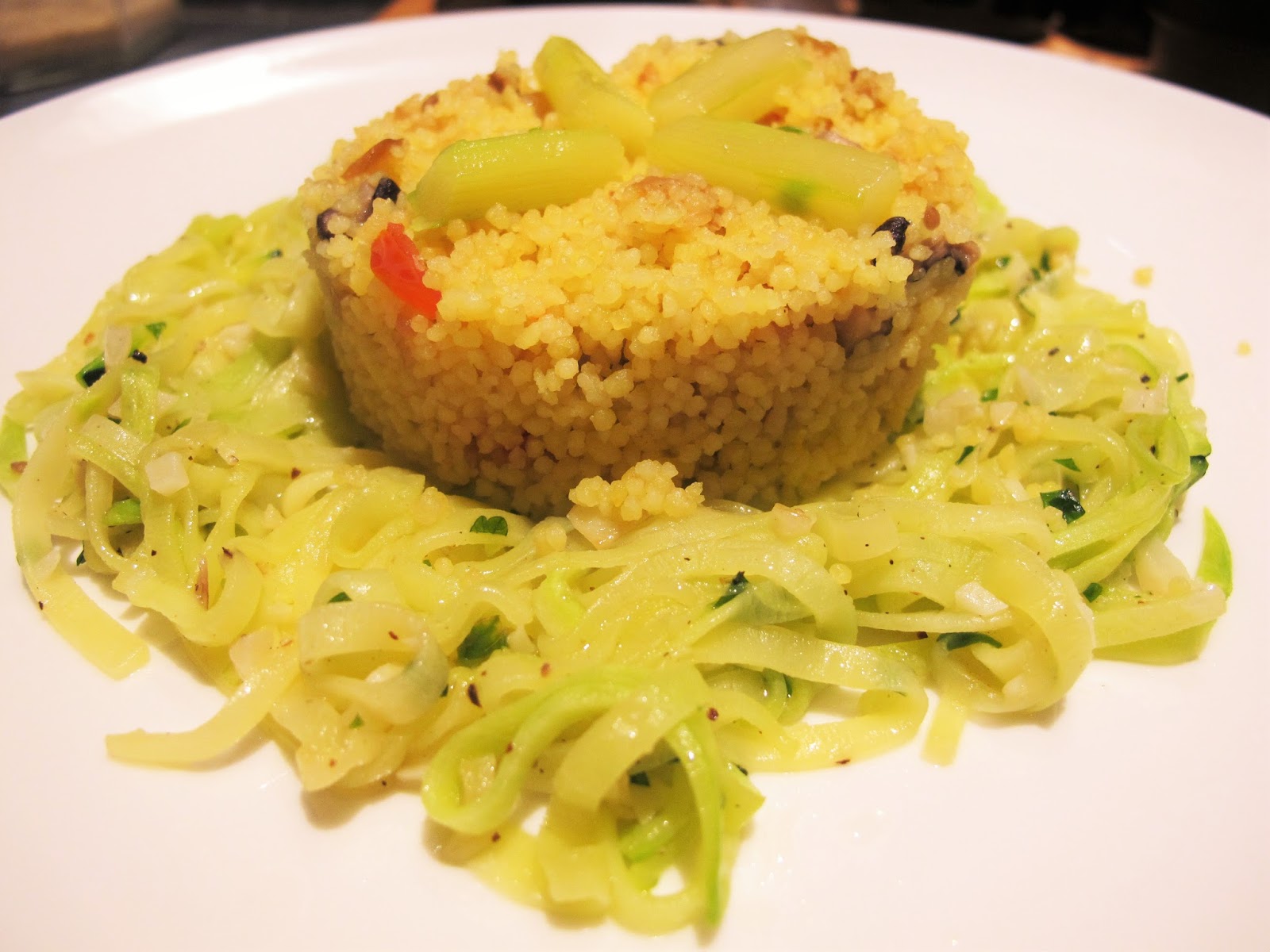 Tritxo Recetas: Spaghetti de calabacín con couscous de verduras
