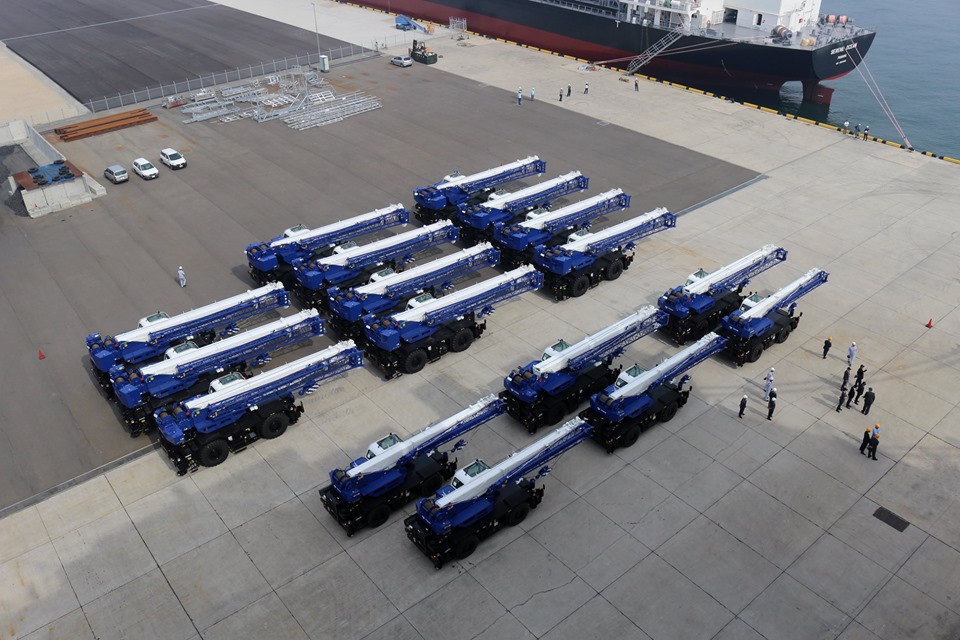 Industrial History: RORO and LOLO Ships