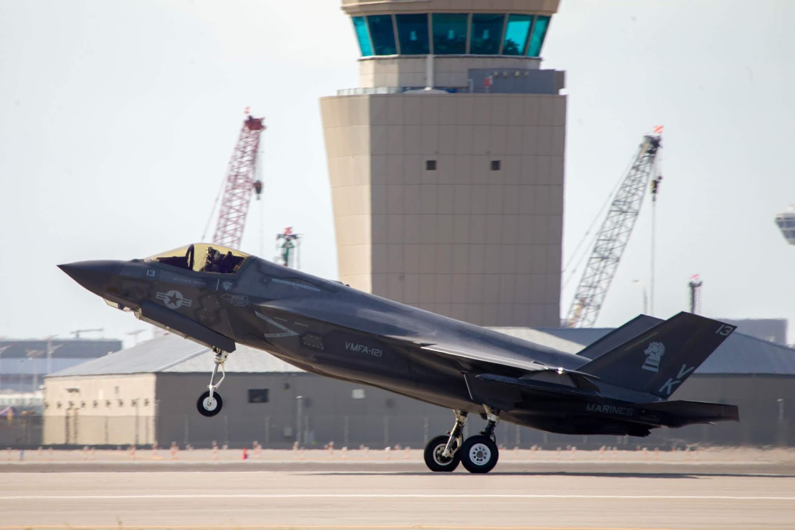 AAG_th บันทึกประจำวัน: สิงคโปร์วางตำแหน่งเรืออู่ยกพลขึ้นบก Endurance ...