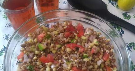 Shoba's Delight: Sprouted Matki or Moth Beans Salad