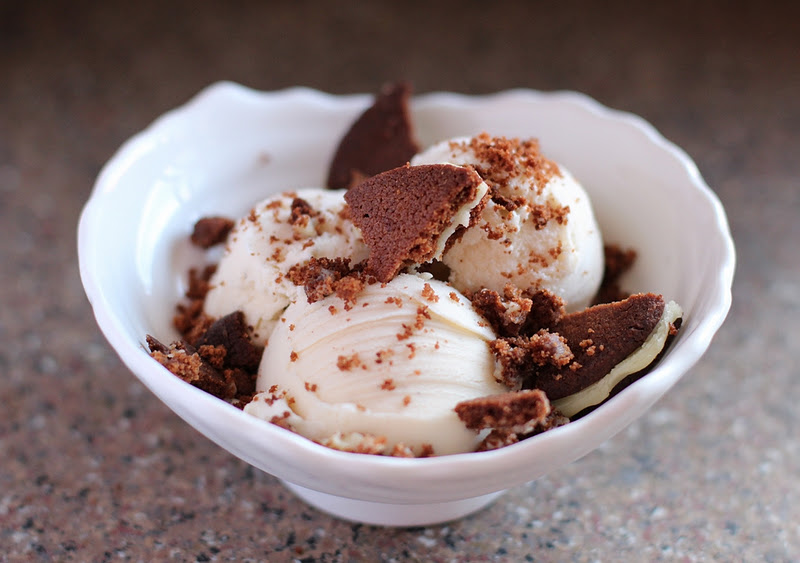Food Endeavours of the Blue Apocalypse: Oreo Cookies