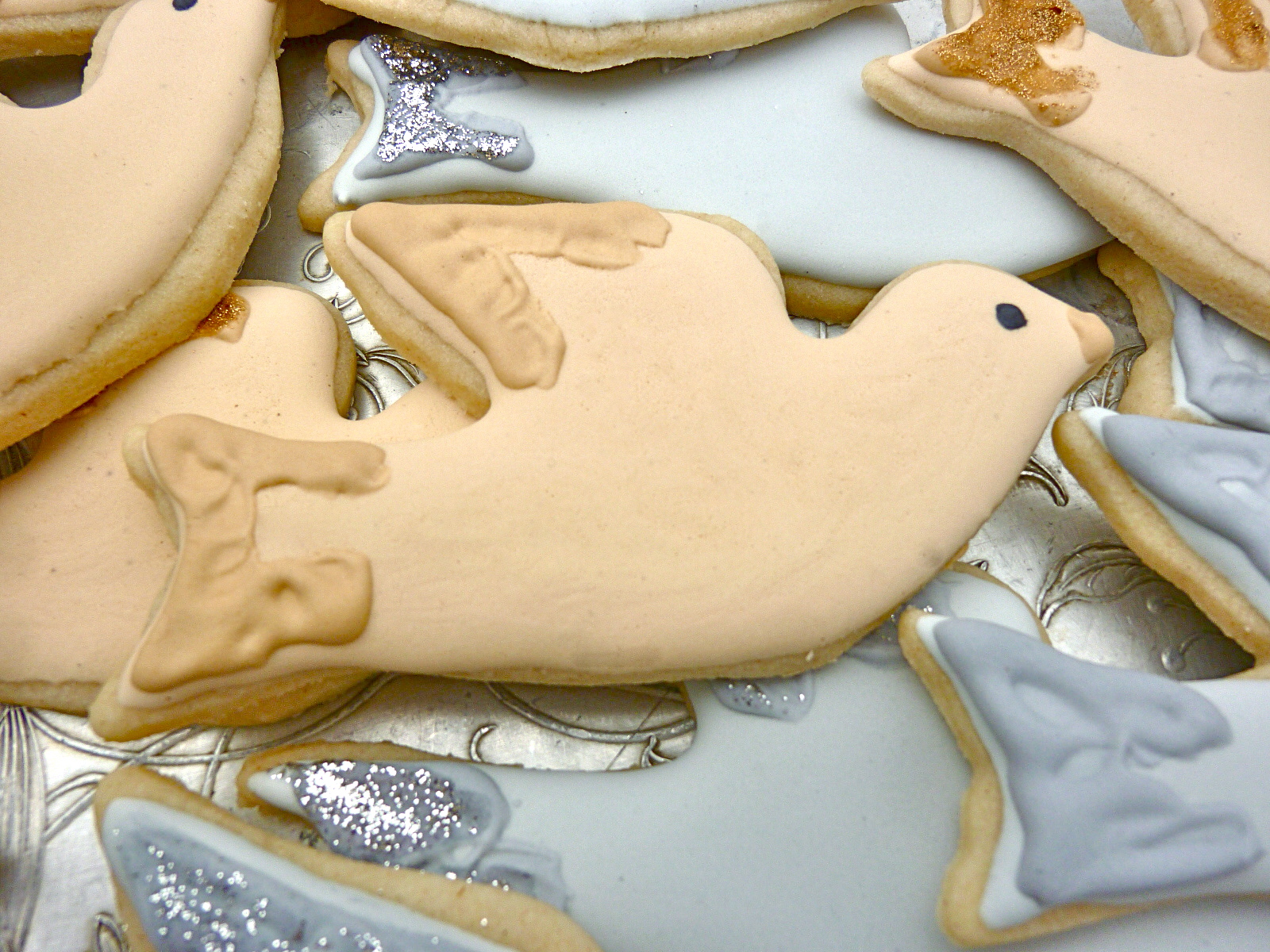 A Flock of Doves Cookies – Diary of a Mad Hausfrau