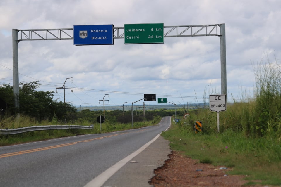 Trecho da BR 403, que liga BR222 em Sobral até o município de Cariré em ...