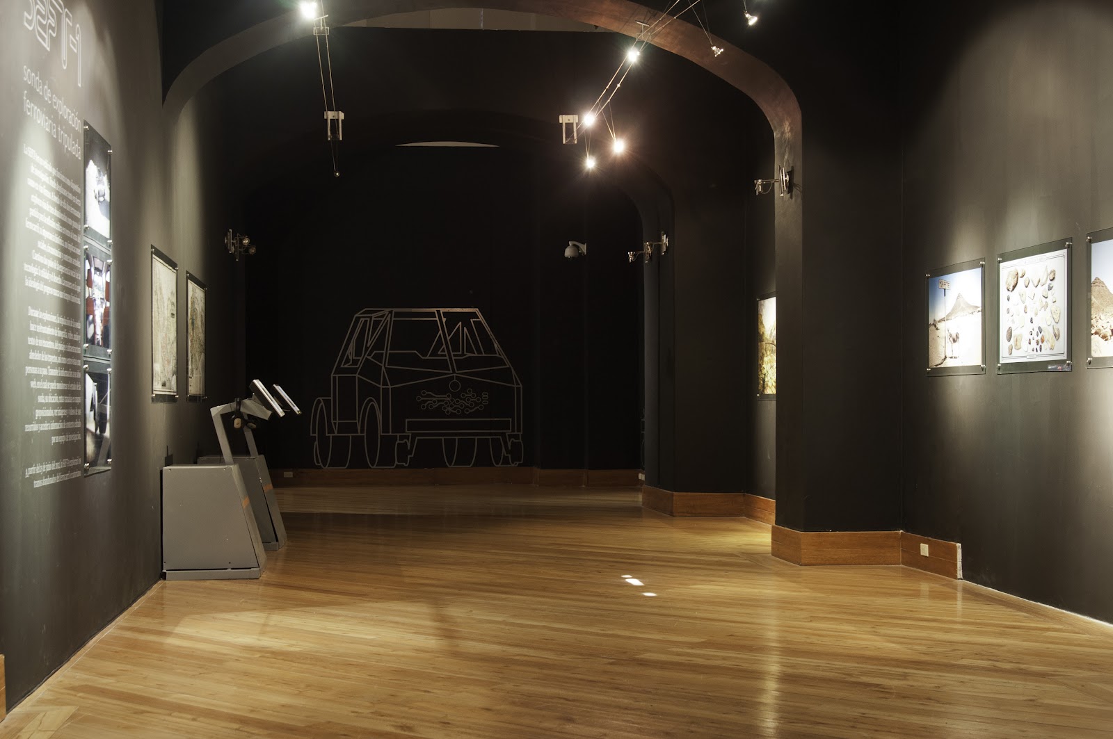 Río Revuelto: Entornos Ficcionados para Realidades Complejas / CAC - Quito