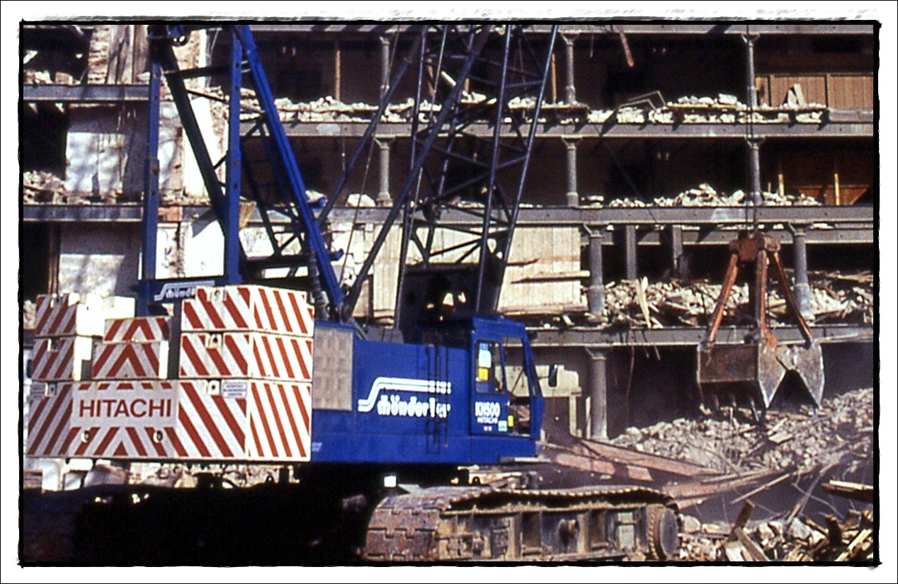 Bagger Galerie Construction Machines: HITACHI KH500 Raupenkran ...