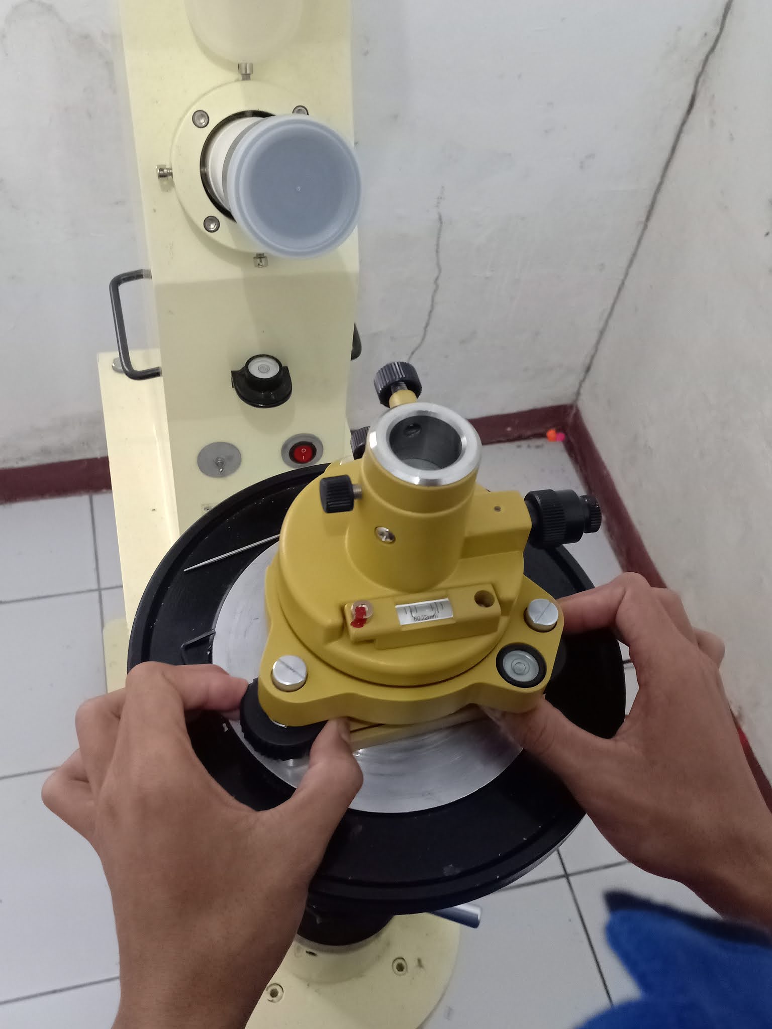 Kalibrasi Prisma Polygon Topcon - Jasa service kalibrasi alat survey di ...