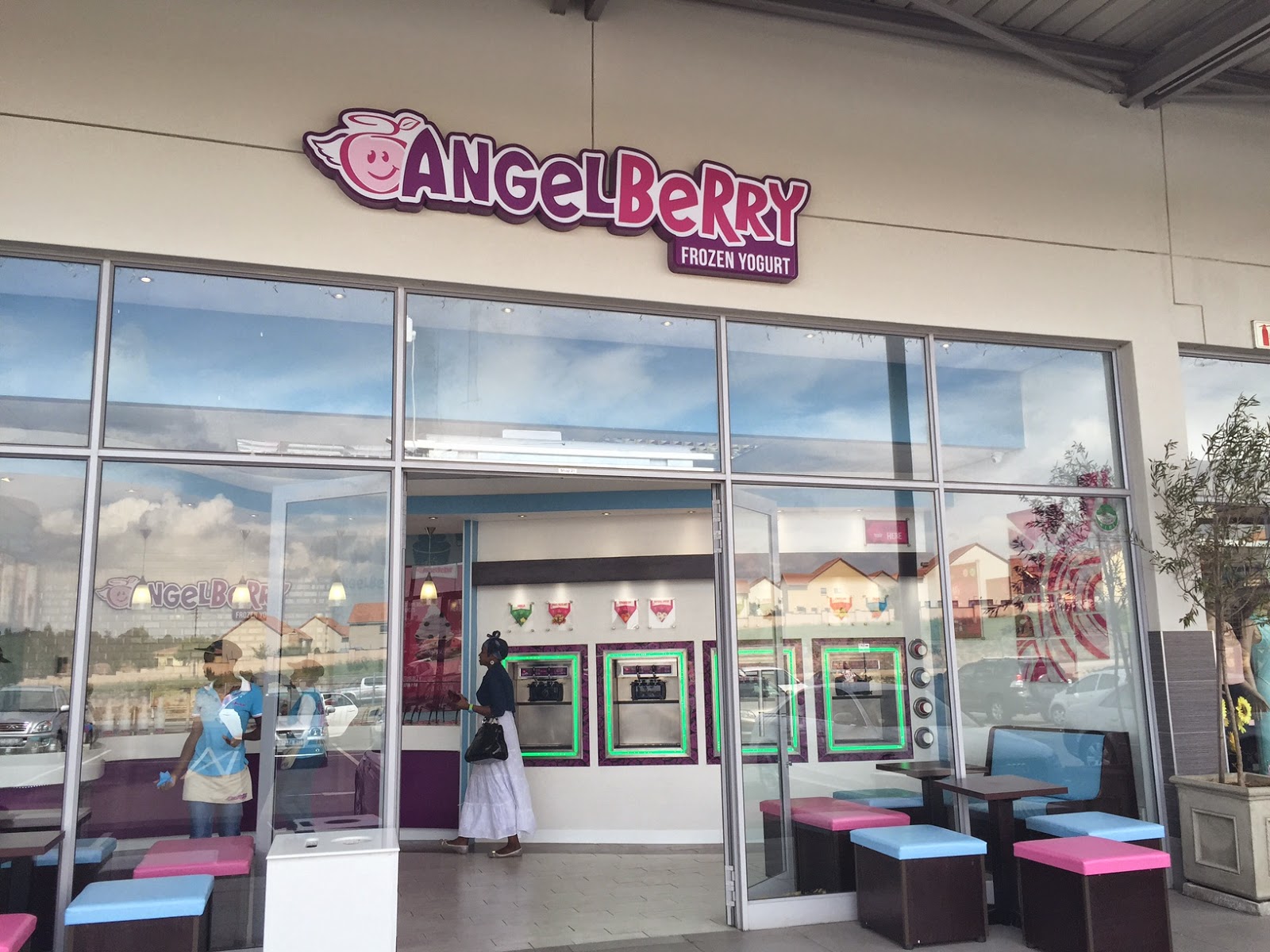 Swag Craze: Must Have: AngelBerry Frozen Yogurt – Delicious Holiday Snack