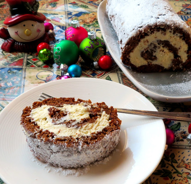 Christmas Gingerbread Roll | The English Kitchen