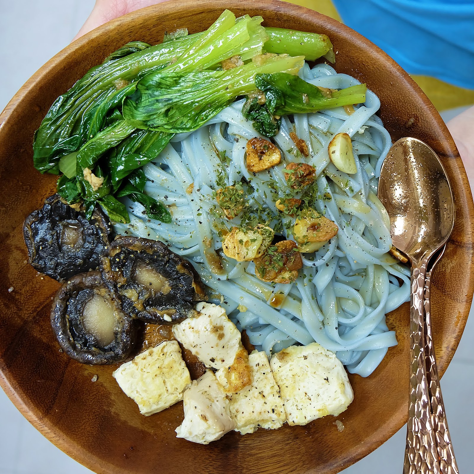 RECIPE: BLUE PEA FLOWER KISHIMEN NOODLES