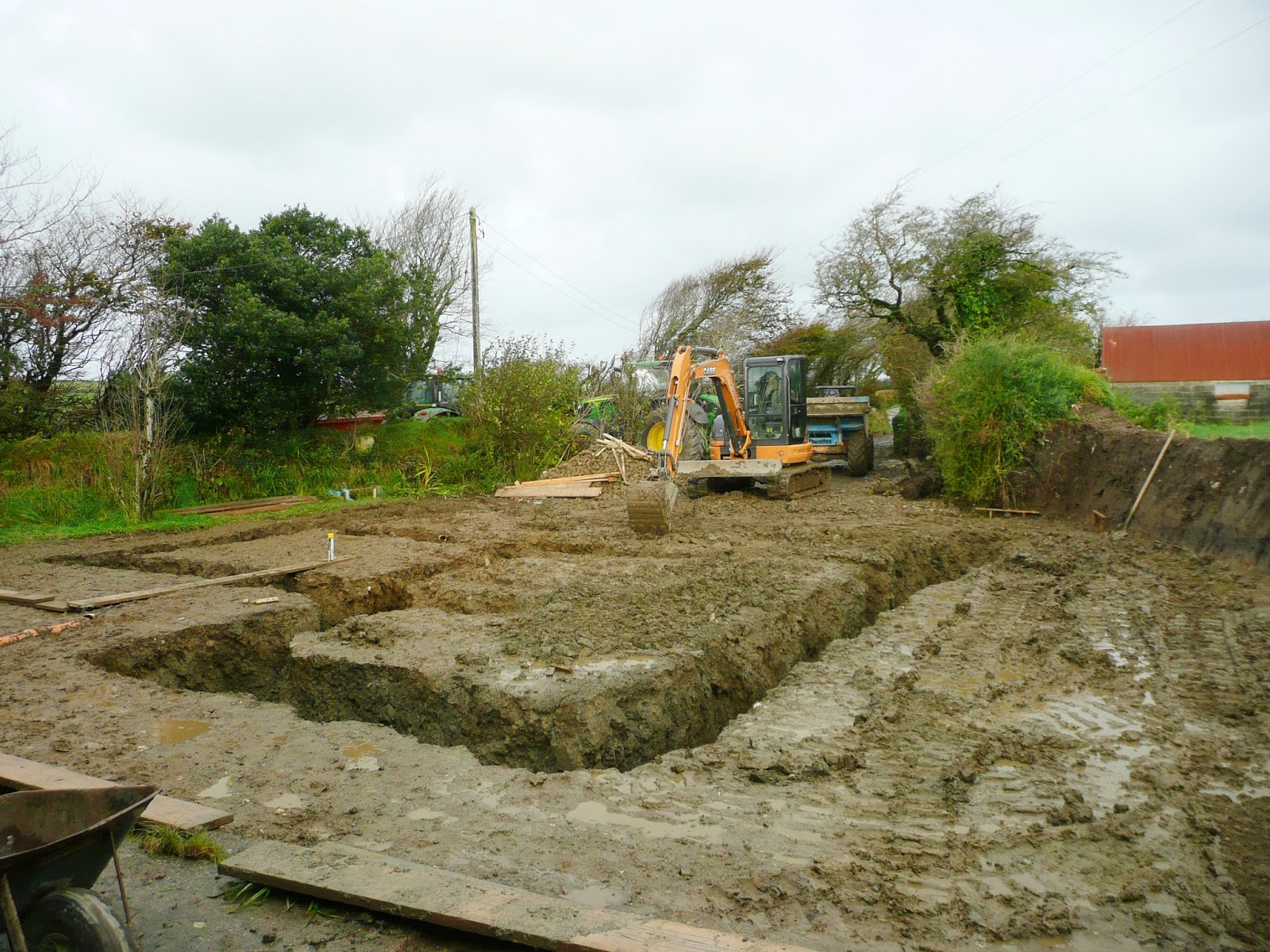 V&A's Home Build: Groundwork: Part 2 - Trenches & footings
