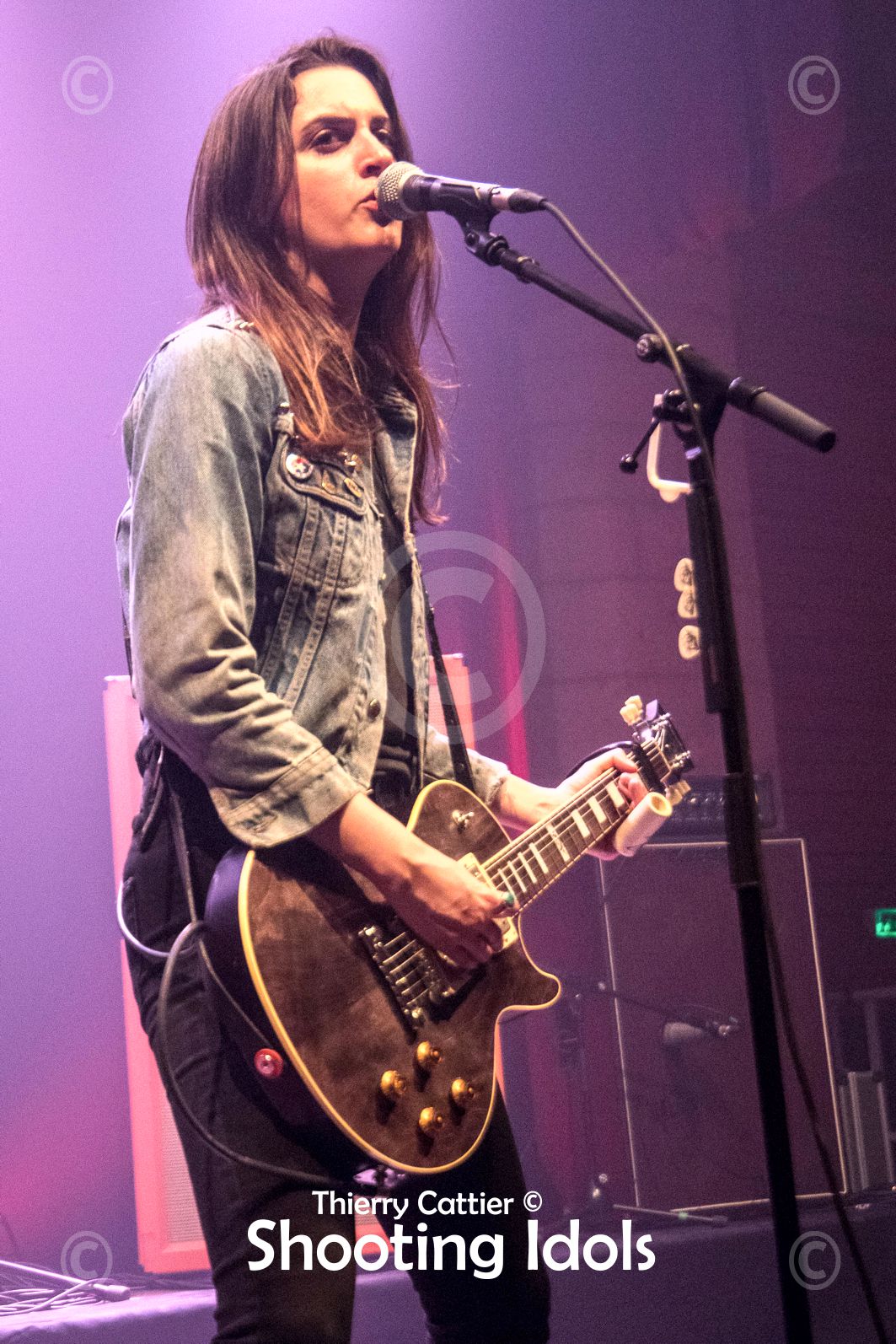 LAURA COX // Interview // Burning Bright // Aout 2020.