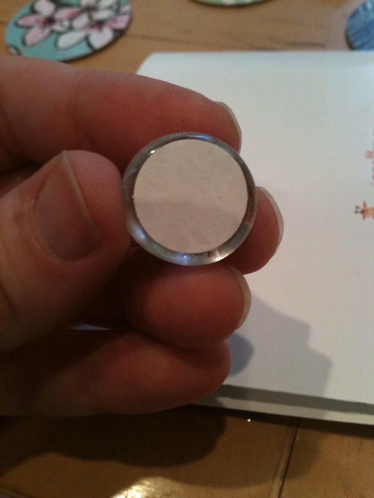 Coconut Love: Super Easy DIY Glass Marble Magnets