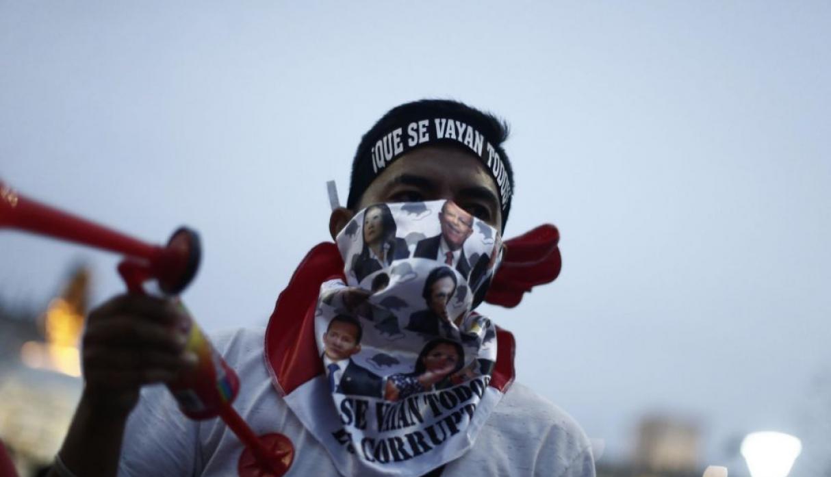 PERÚ: SALE EL YANQUI GENOCIDA PPK Y ENTRA EL PEÓN DEL BANCO MUNDIAL ...