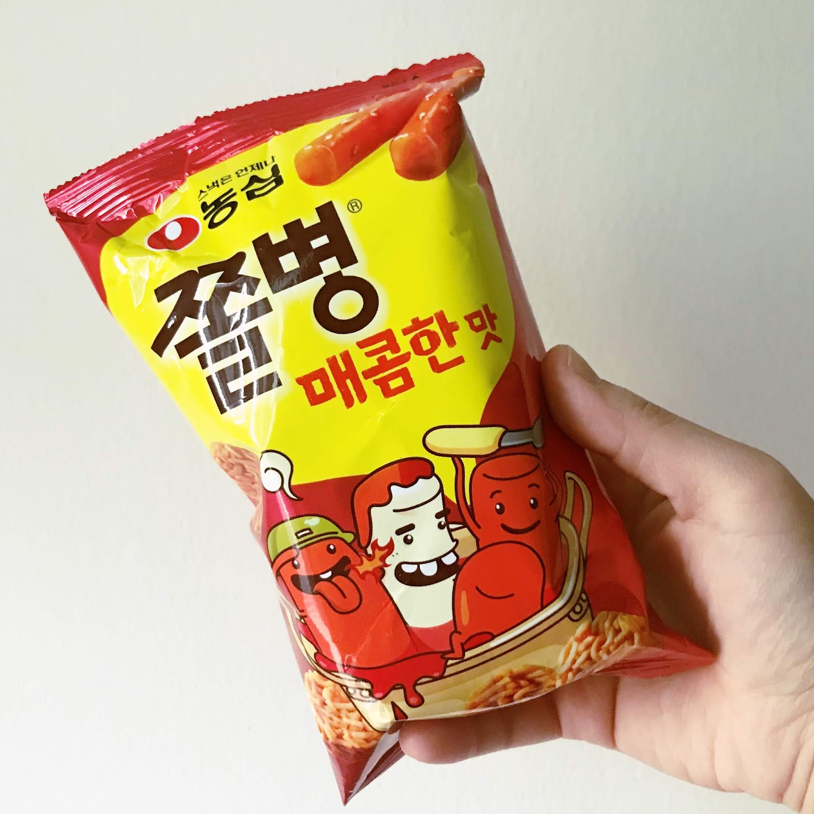 [Snack Attack - Korea] Jjolbyeong Spicy Ramen Snack - The best desk snack!