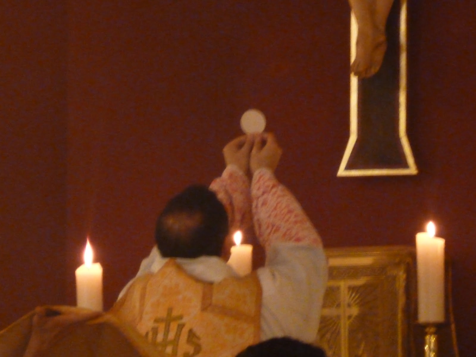 CATHOLICVS: Santa Misa tradicional y ceremonia de tonsura en Ciudad del ...