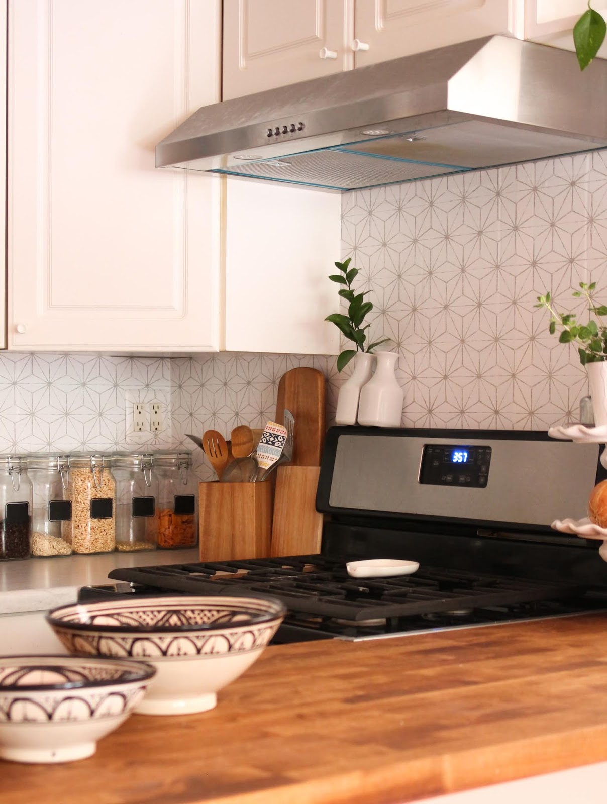 Here's The Best & Most Budget-Friendly Way To Give Your Kitchen A ...