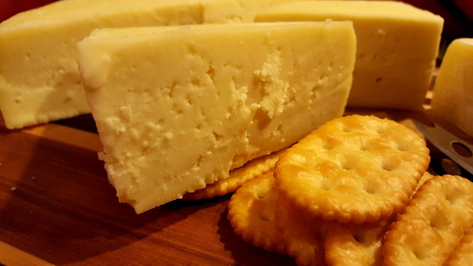 RAINY DAY CHEESE MAKING: Farmhouse Cheddar Tasting and Making Camemberts
