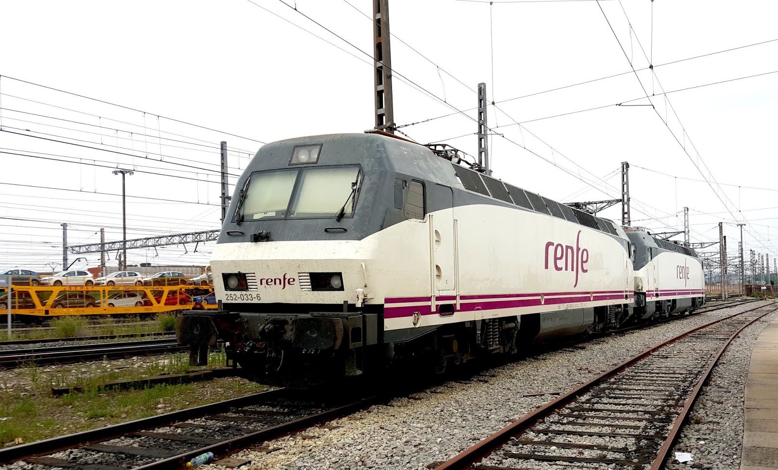 LAS TRACCIONES TÉRMICA Y ELÉCTRICA EN RENFE (XCII): LAS 252, UN HITO ...