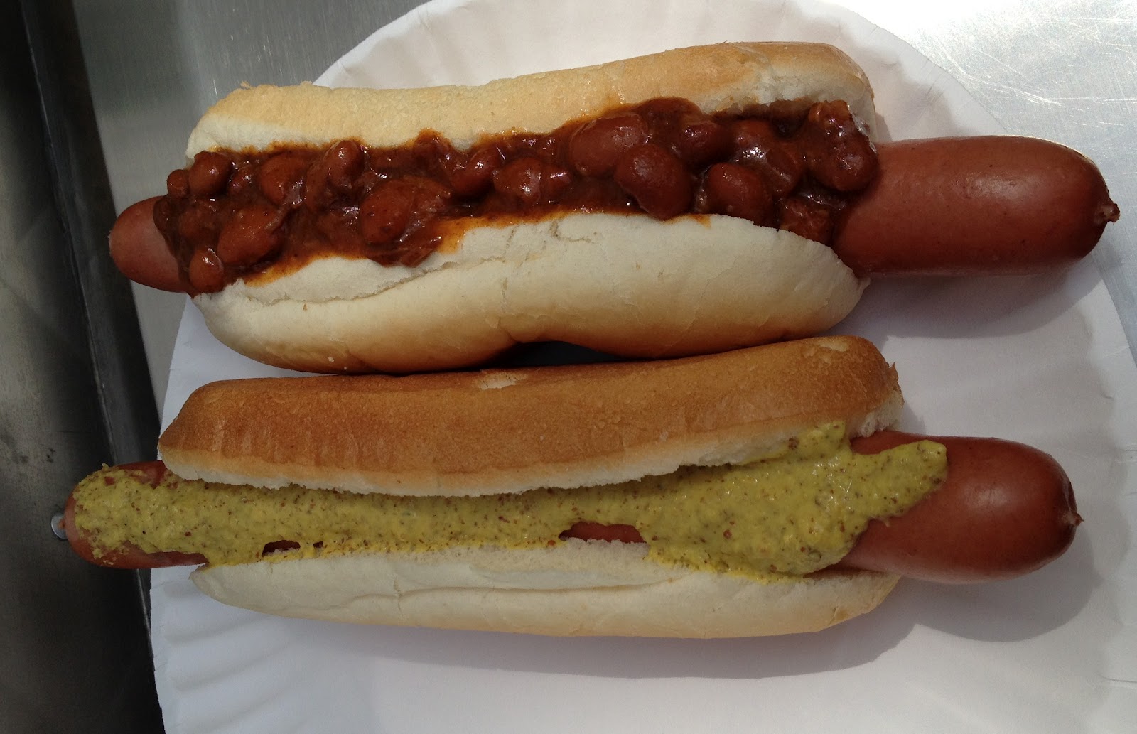 PIG OUT SPOTS: Dominick's Hot Dogs (Queens, NY)
