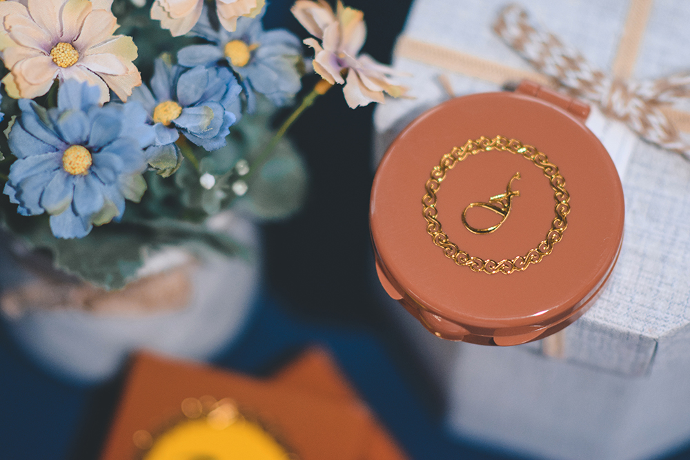 Pen My Blog: Fanbo Compact Powder in Pancake Gold Review