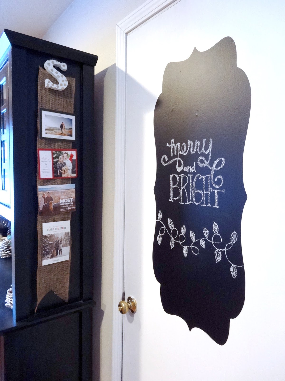 Holiday Decor {Chalkboard Decal + DIY Holiday Card Holder} | Schue Love