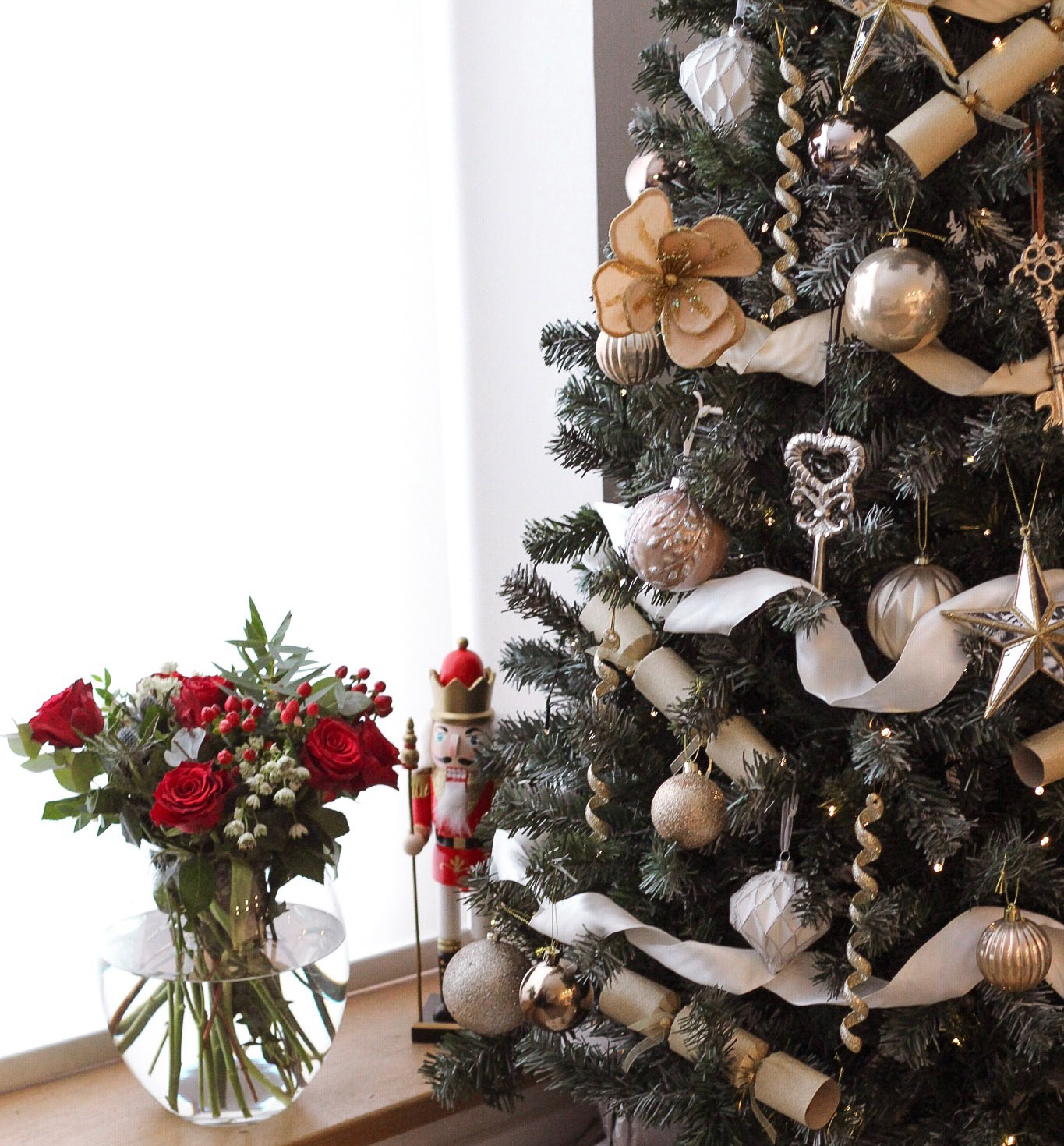 Christmas Decorating Ideas For Small Spaces Evie Rose Lane Life Style christmas-decorating-ideas-for-small-spaces-evie-rose-lane-life-style