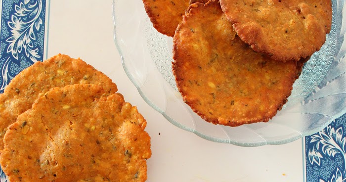 Spusht: Moong Dal ki Kurkuri Poori Recipe | Korma ki Poori Recipe | Tea ...