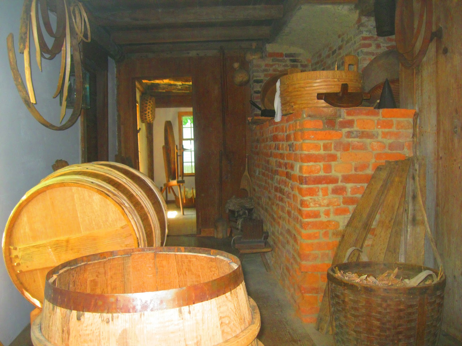 West in New England: VISITING THE HARLOW OLD FORT HOUSE