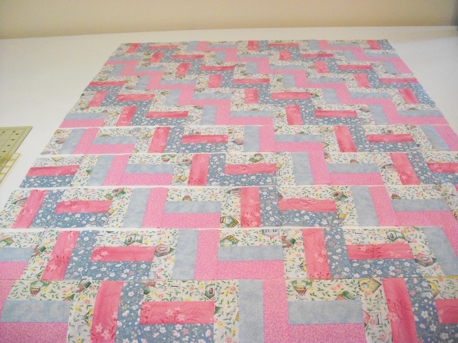 Debbie's Quilting Adventure: Project 4: HARRIET’S TRIPLE RAIL FENCE QUILT