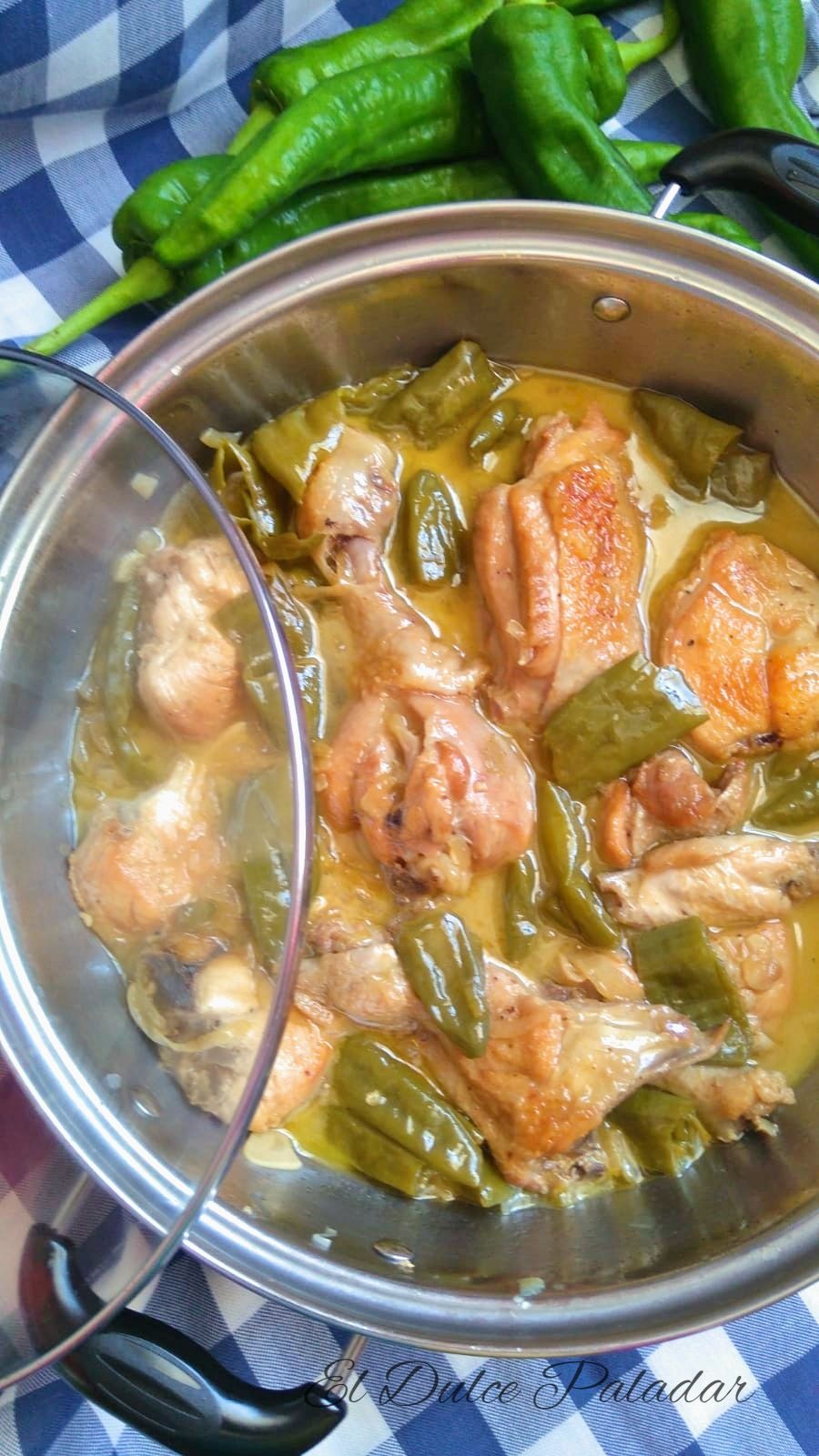 Pollo en salsa con pimientos - El dulce paladar