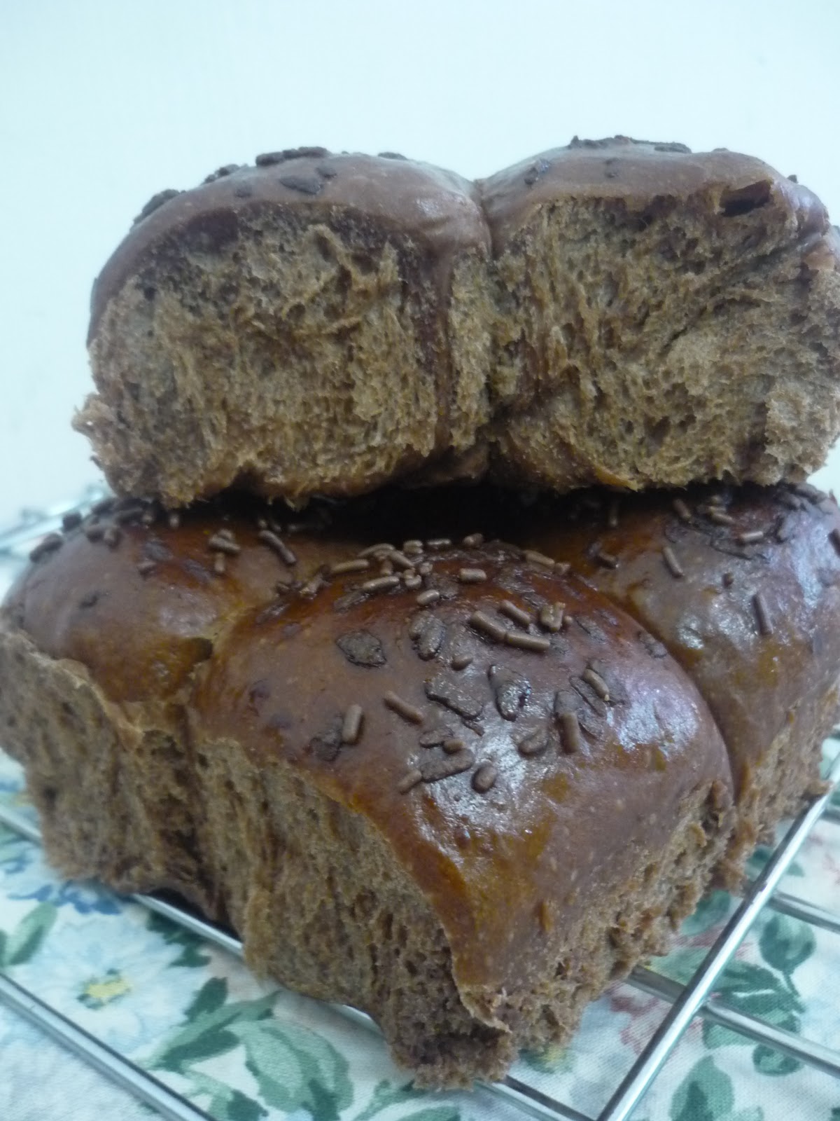 ♥♥♥DuNia CiNTa KaMi♥♥♥: CHOCOLATE RICE BUNS ( Roti Coklat Urai )