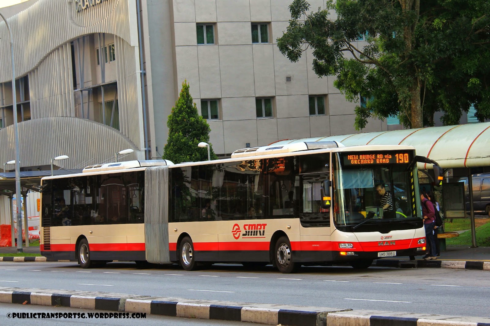You're LIVE on Des Talk: Double Deckers vs Bendy Bus