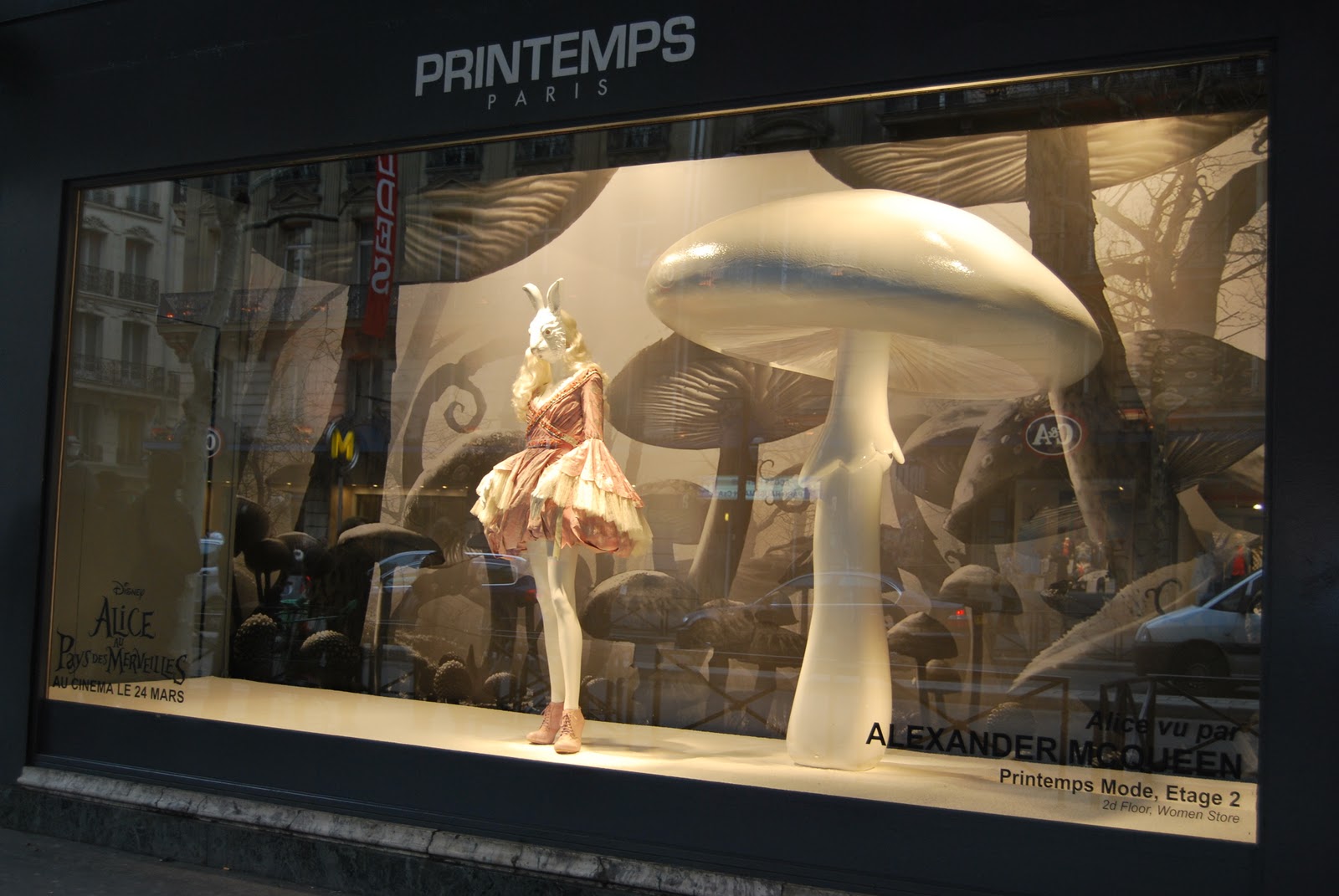 The World of Visual Merchandising: Around The World: Paris