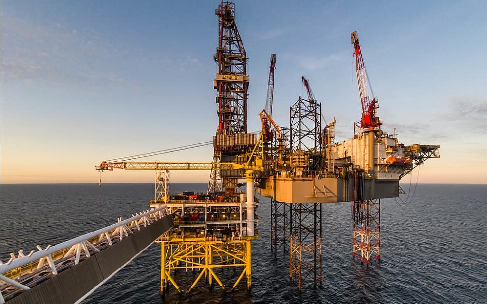 Offshore Base: Offshore oil gas jackup drill rig-VALARIS JU-144